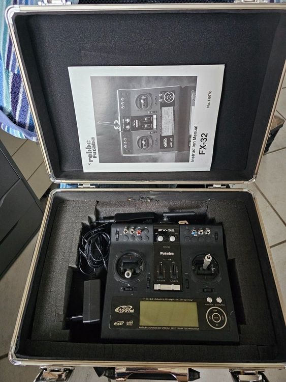 Futaba FX32 2,4 GHz mit Knüppelschaltern und Koffer | Kaufen auf Ricardo