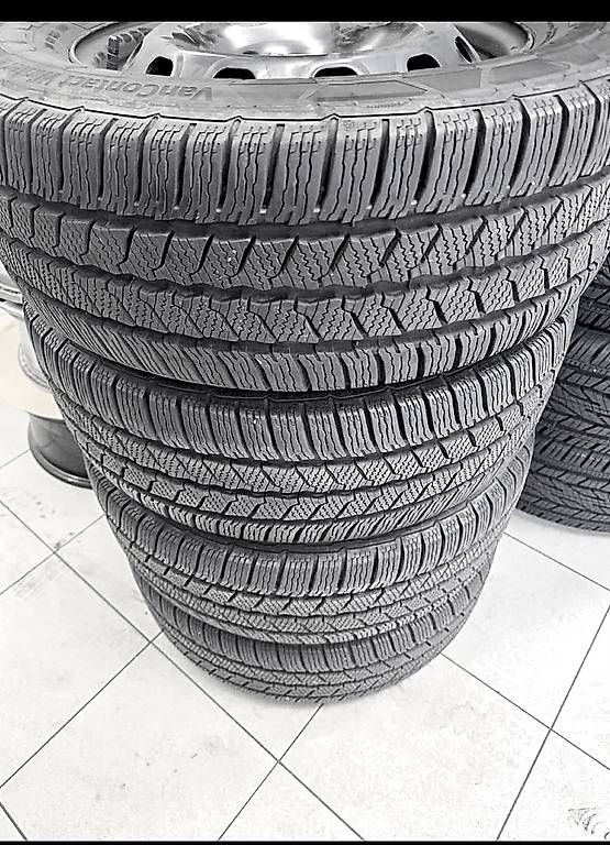 ROUES HIVER 215/65/16C 109/107R CONT VANCONTWINT NEUF À 90% (D'occasion ...