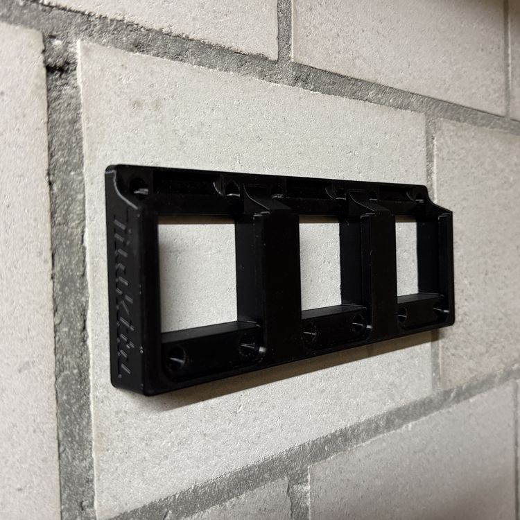 3-fach Akku-Halterung für Makita 18V Akkus (Neu und originalverpackt ...