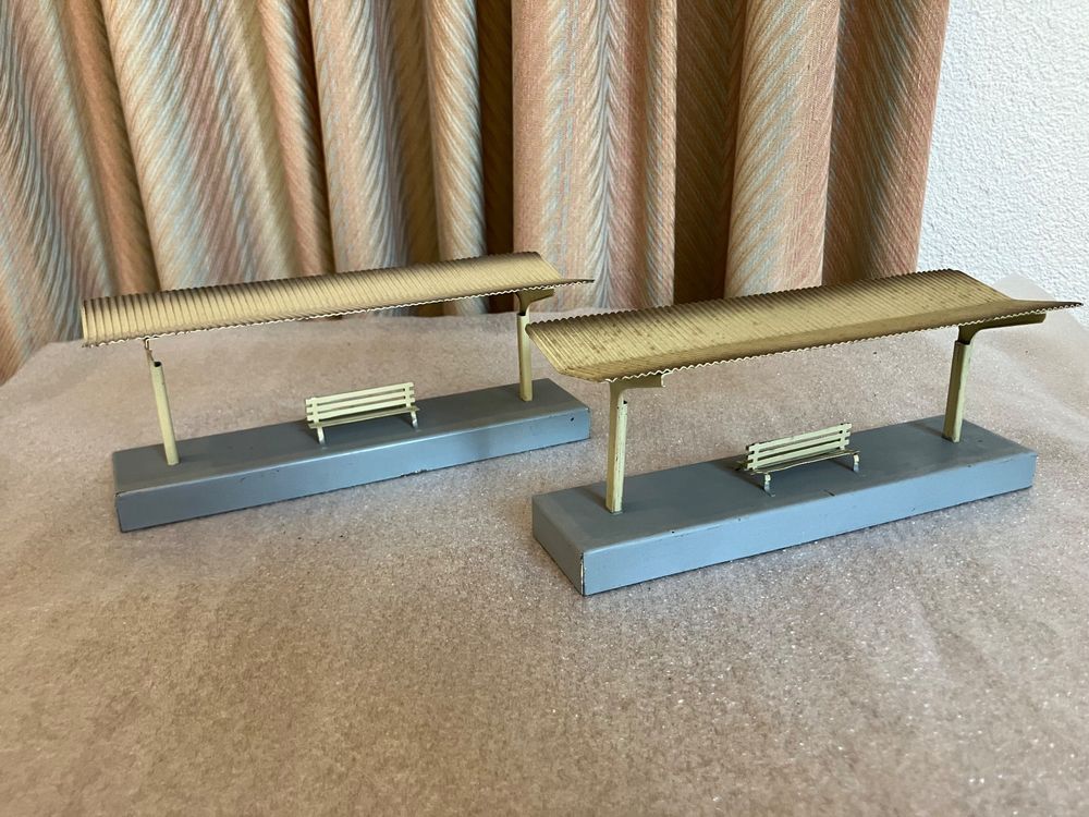 2x Märklin 422 Bahnsteig aus Metall aus Sammlung (Gebraucht) in ...