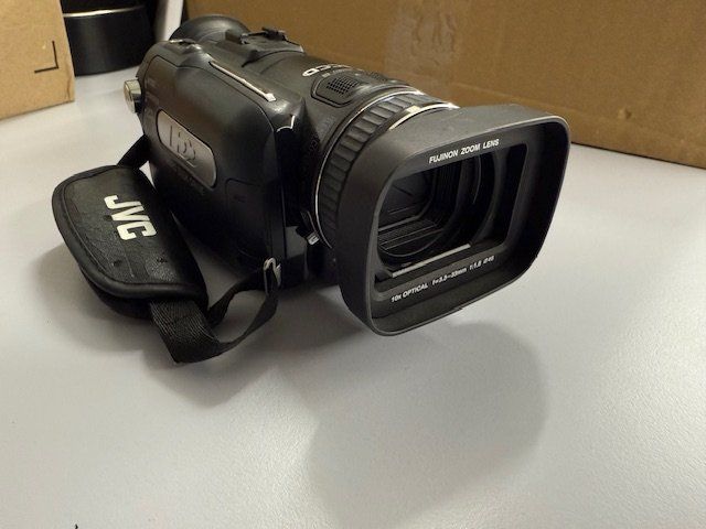 JVC GZ-HD7 HDD/SD Hybrid Camcorder 60GB HDD, fullHD (Gebraucht) in ...