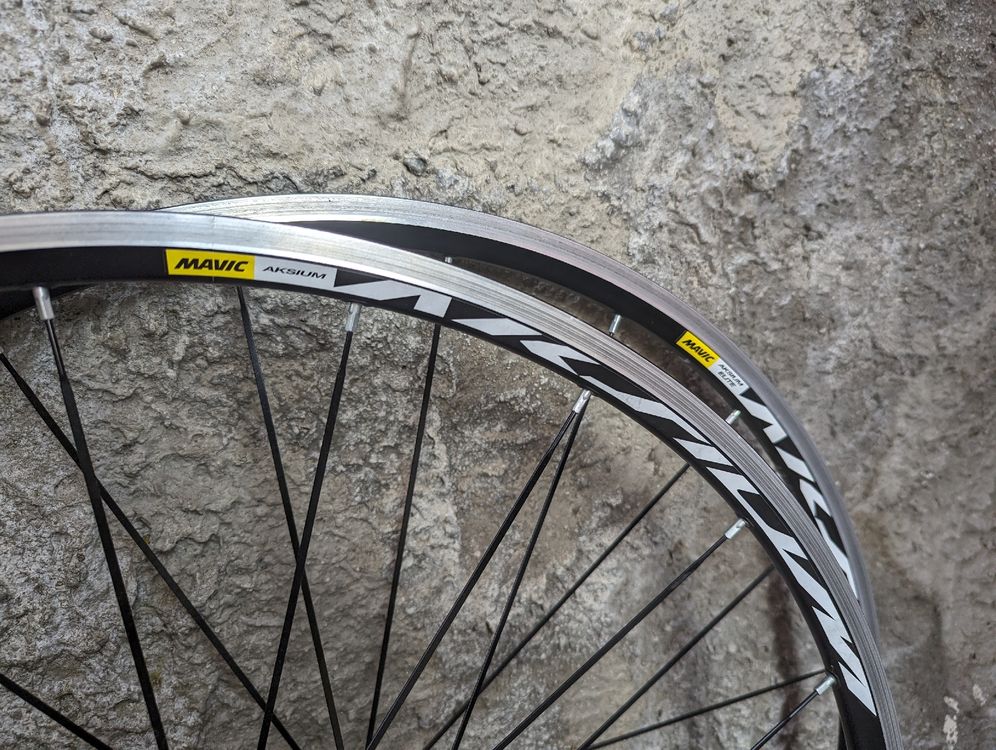 Mavic Aksium 28" rim brake wheels | Kaufen auf Ricardo