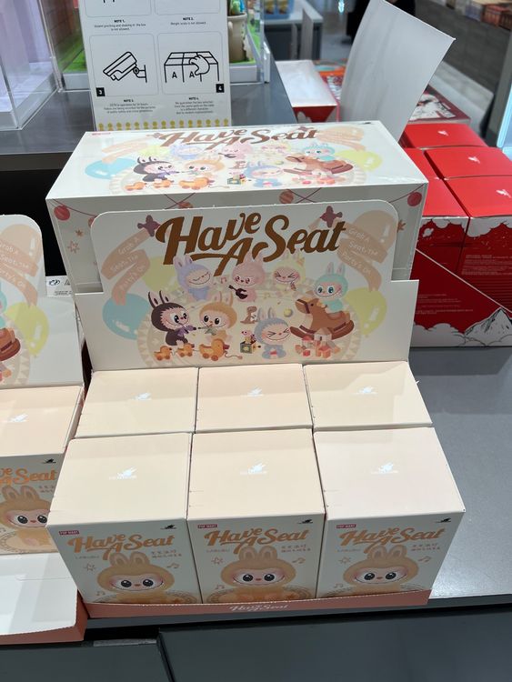 Labubu Blind Box - Have a Seat - Original von Pop Mart (Neu und originalverpackt) in Luzern für ...