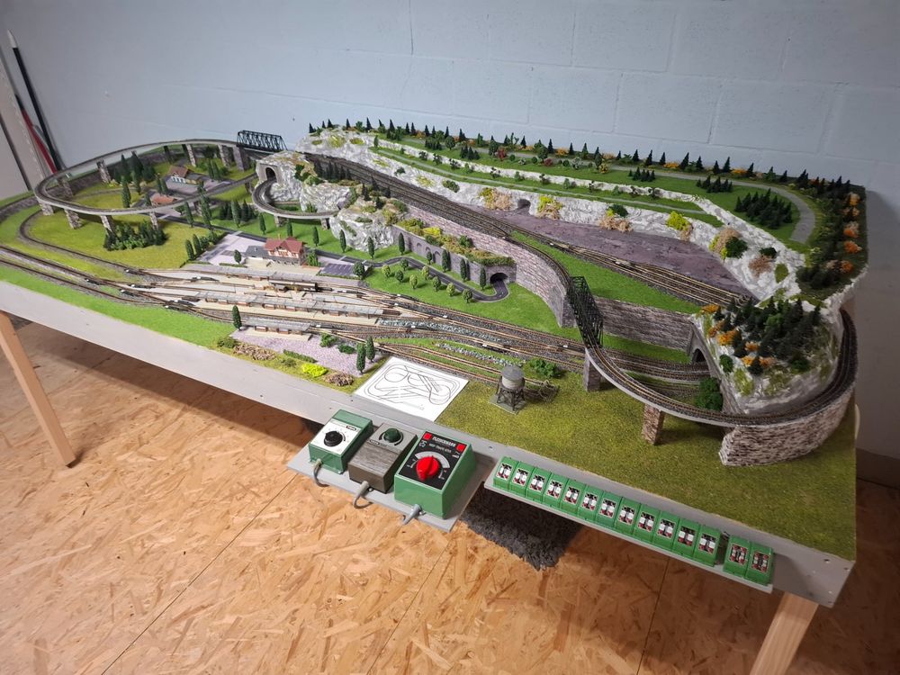 Modell-Bahn-Anlage Spur N analog (Neu (gemäss Beschreibung)) in Henau ...