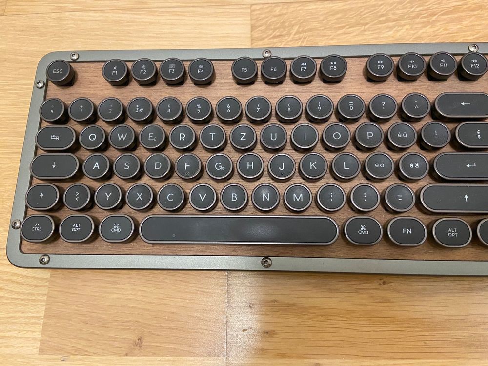 Retro Tastatur von Azio keyboard USB und bluetooth (Gebraucht) in ...