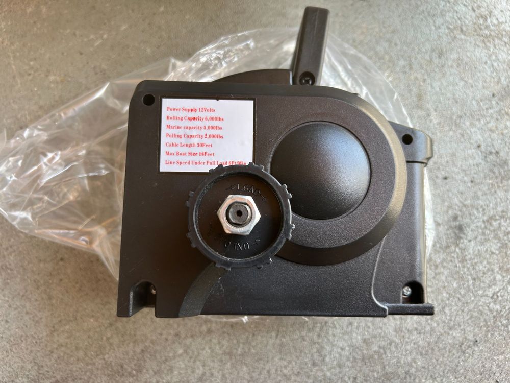 Elektrische Winde 12V 2000LB (Neu und originalverpackt) in Root für CHF ...