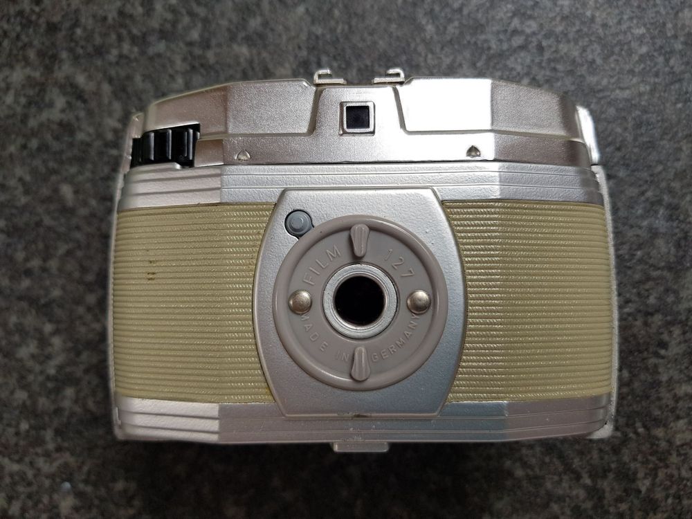 Bilora Bella 46 Kamera Sammlerstück Fotoapparat (Defekt) in Urdorf für ...