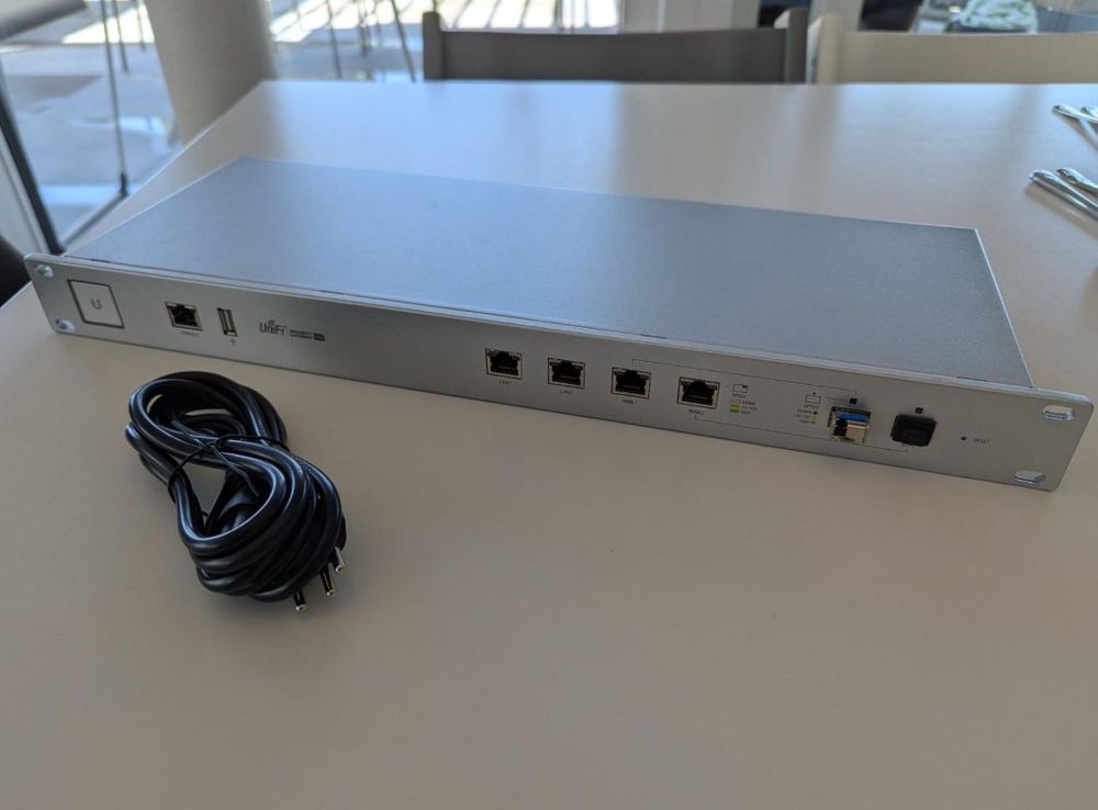 UniFi Security Gateway Pro USG-Pro-4 von Ubiquiti (Gebraucht) in für CHF 69 – mit Lieferung auf ...