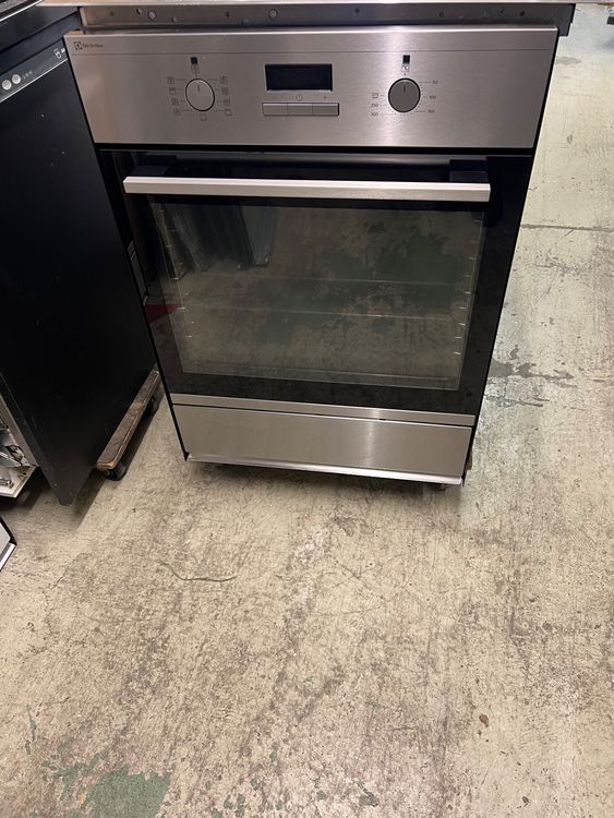 Electrolux Backofen mit Glaskeramik Bj 2022 + Lieferung (Gebraucht) in ...