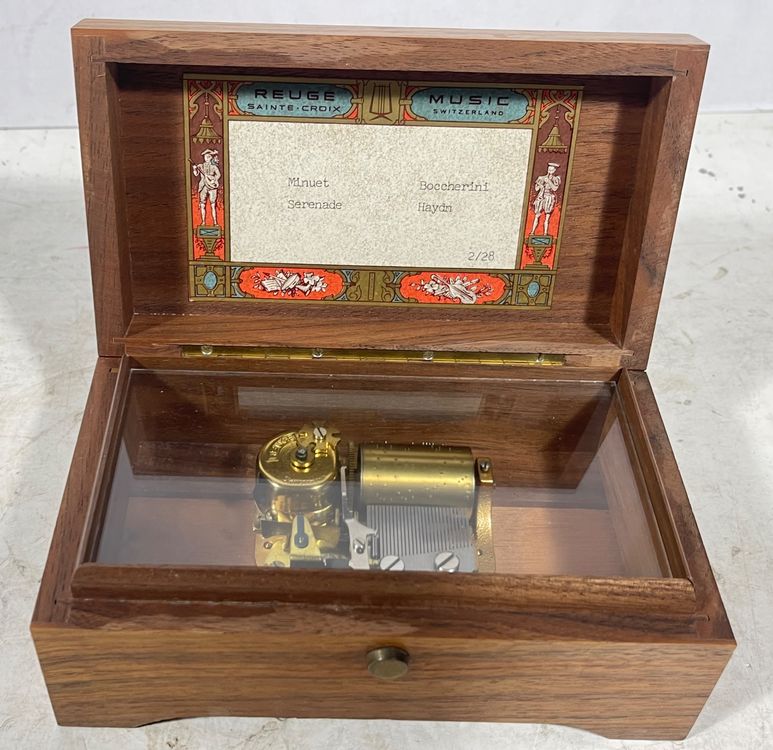 Reuge Sainte Croix Musikbox (Gebraucht) in Root für CHF 100 – mit ...