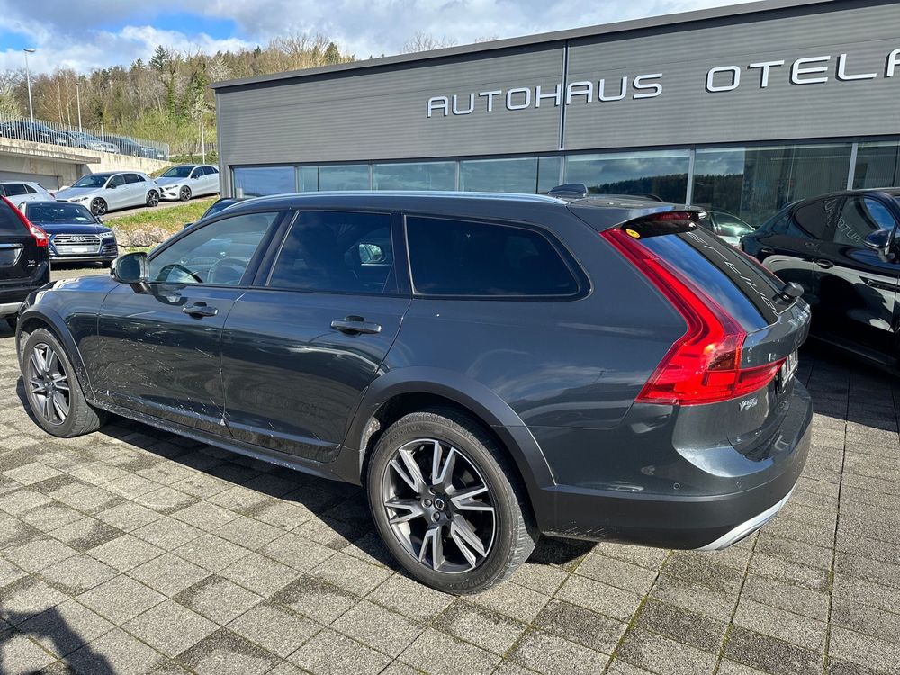 Volvo V90 CC D5 AWD | Kaufen auf Ricardo