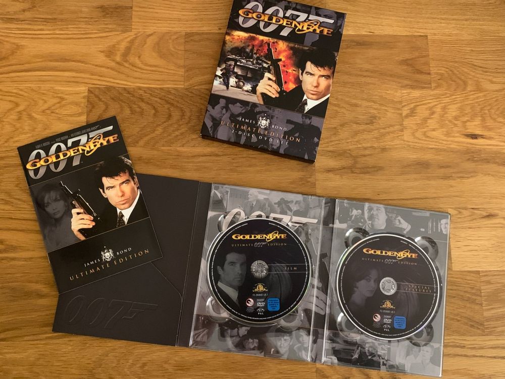 James Bond Alu-Koffer mit 20 Bond DVD Filmen und Zubehör | Kaufen auf ...