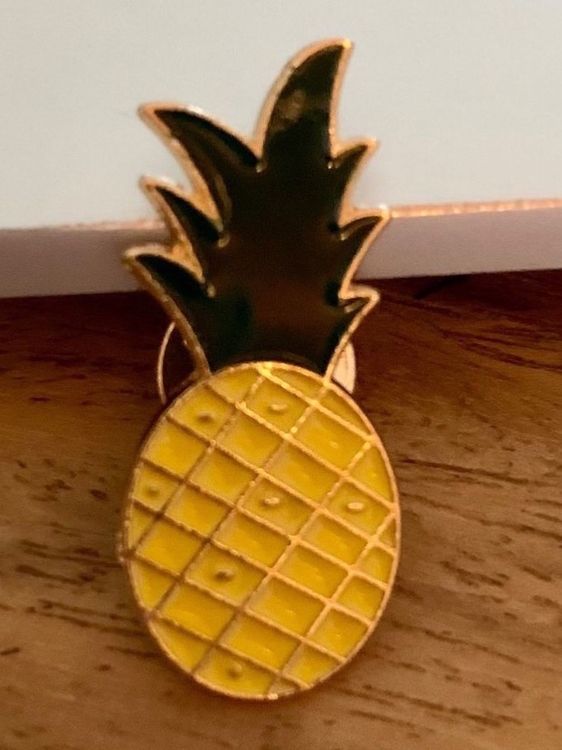 Pin Ananas (Neu und originalverpackt) in Geneve für CHF 0.3 – mit Lieferung auf Ricardo kaufen