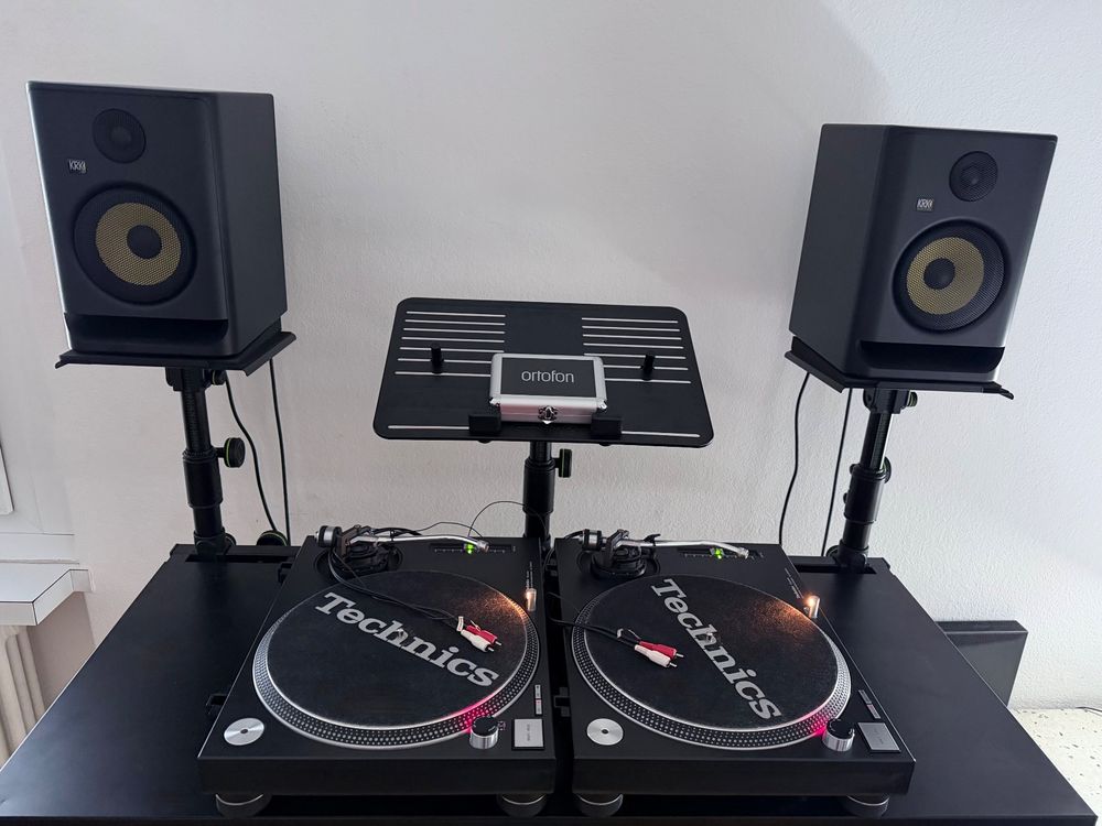 2xTechnics SL-1210 MK2 Turntable mit Ortofon Tonabnehmer. (Neu (gemäss ...