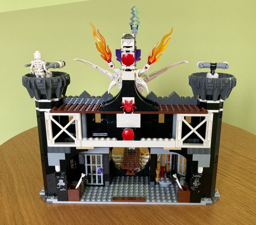 Lego Ninjago 2505 Garmadons Festung (Gebraucht) in Rechthalten für CHF ...