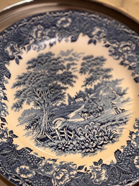 English Ironstone Tableware EIT Dickens Plates (set of two) (Gebraucht ...