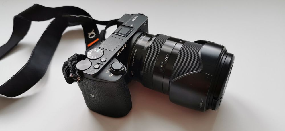 Sony Alpha 6500 mit 4 Objektiven (!) | Kaufen auf Ricardo