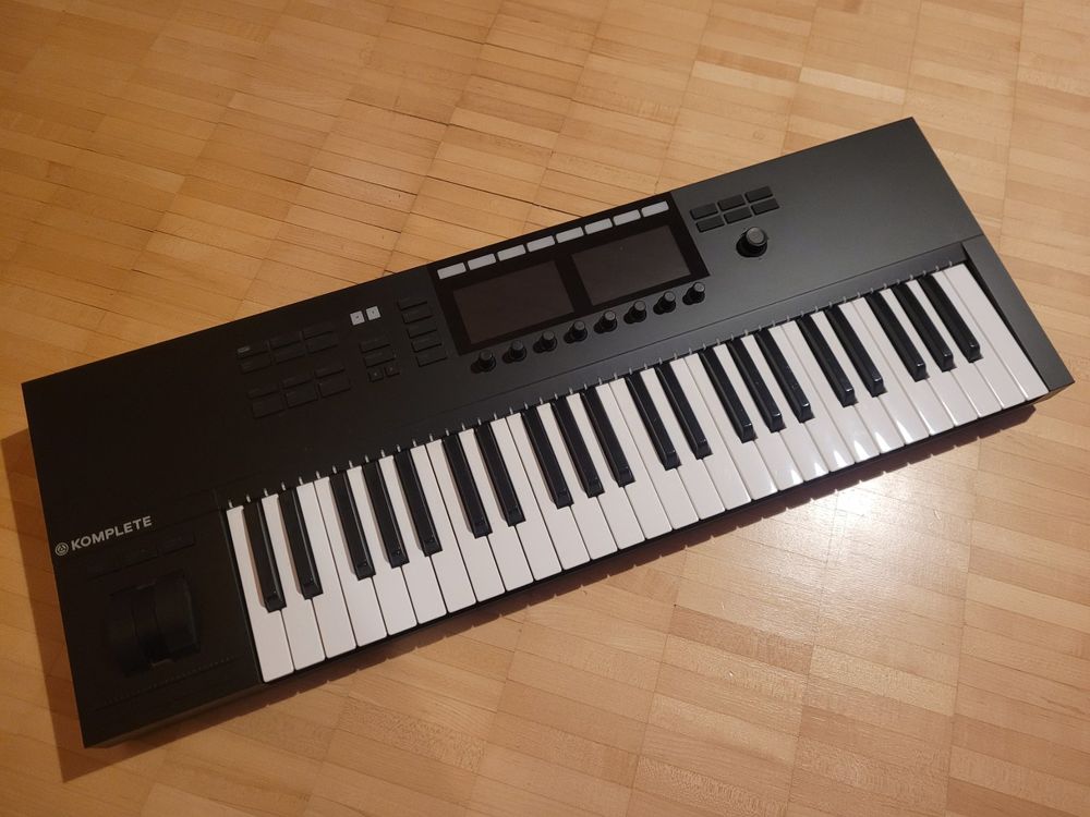 Komplete Kontrol S49 Mk2 & Native Instruments Komplete 13 (Gebraucht) in Zürich für CHF 400 ...