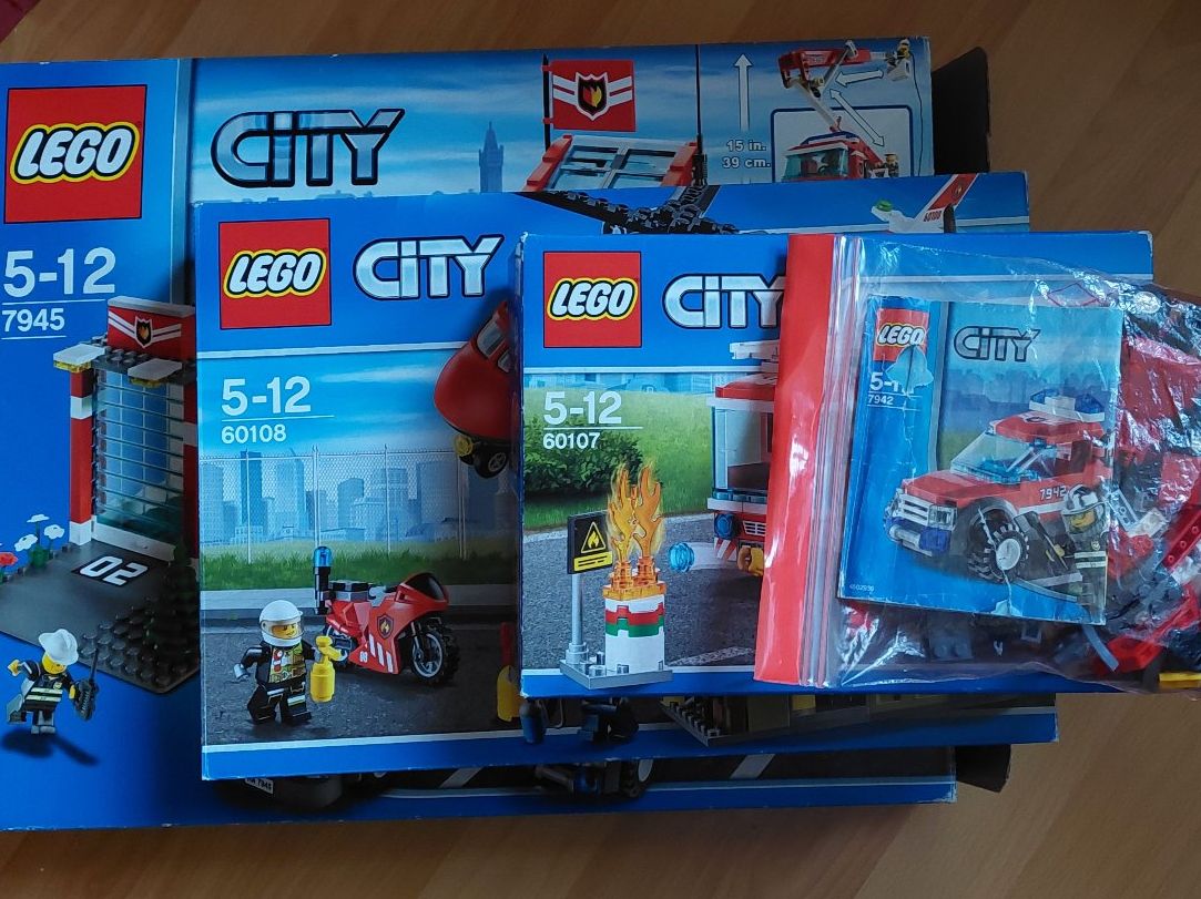 Lego City Feuerwehr 4 Alte Sets 7945 / 7942 / 60107 / 60108 (Gebraucht ...