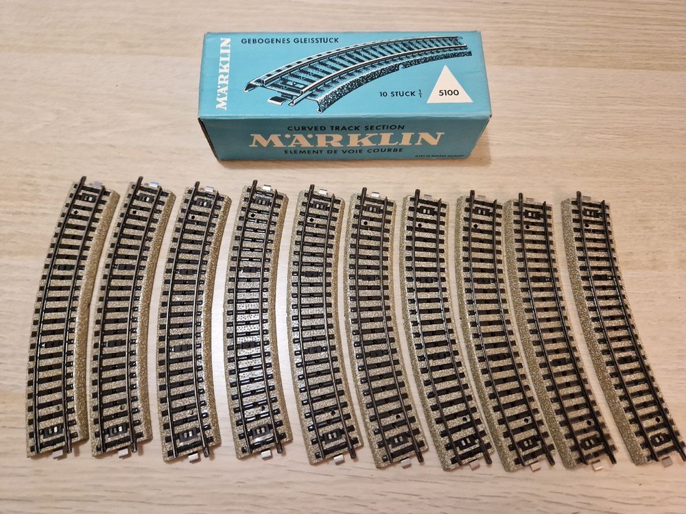Märklin 10 x 5100 gebogenes gleis M H0 (1) (Gebraucht) in St-Aubin-Sauges für CHF 11 – mit ...