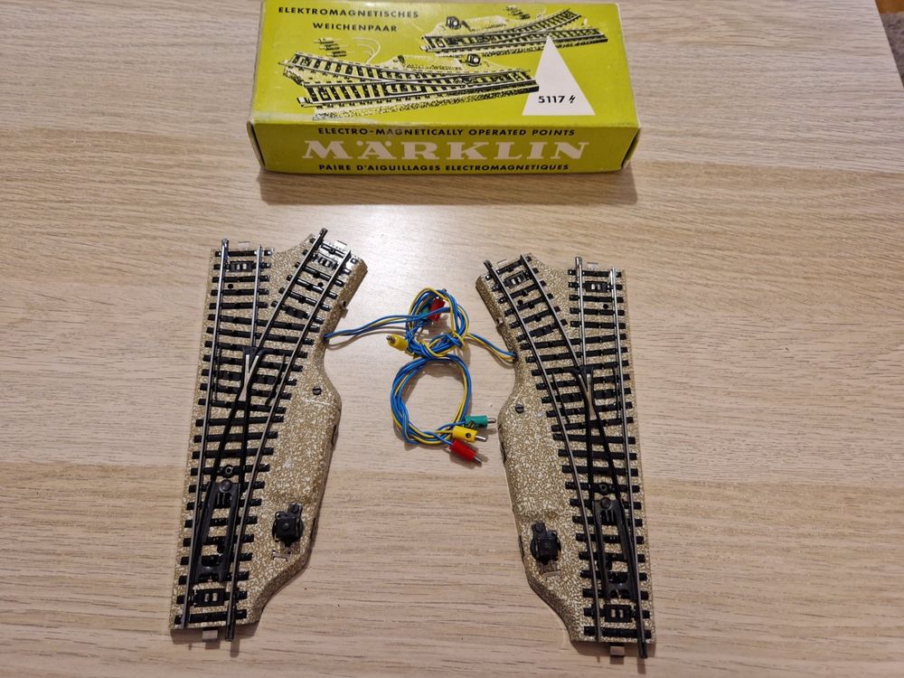 Märklin 5117 Weichenpaar M H0 (1) (Gebraucht) in St-Aubin-Sauges für ...