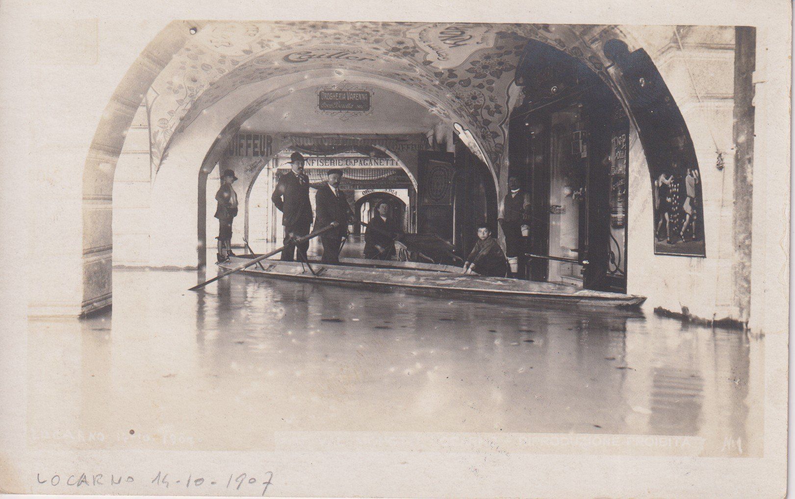 AK Locarno alluvione del 14.10.1907, Drogheria Varenna, rara (Usato) a ...
