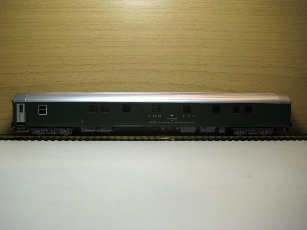 Jouef 574900 SBB-RIC-Gepäckwagen SBB grün neu mit Gleis-Box (Neu und originalverpackt) in ...