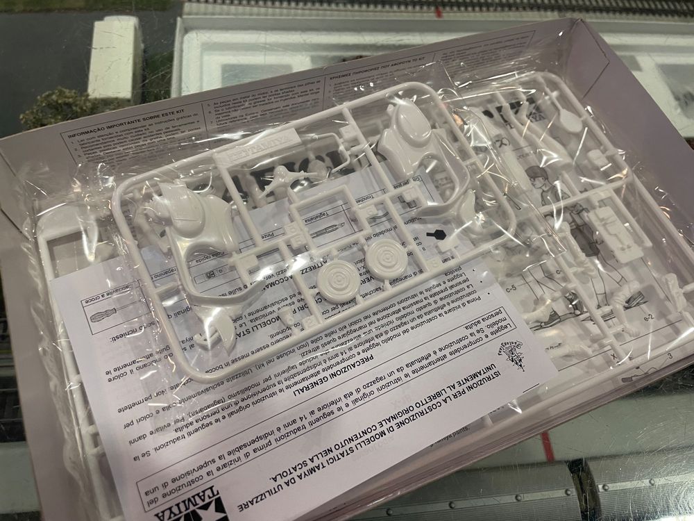 Tamiya 1:24 Figure Set Vespa italy 25164 (Neu und originalverpackt) in ...