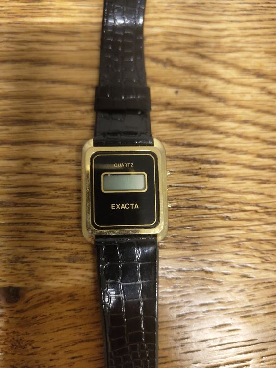 Vintage Exacta Quartz Wrist Watch Gold Black Retro Style (Defekt) in ...