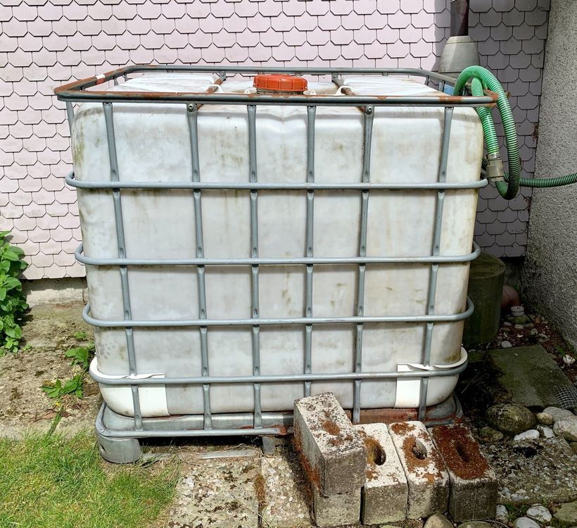 Regenwassertank 1000 L (D'occasion) à Auw pour CHF 31 – avec livraison ...