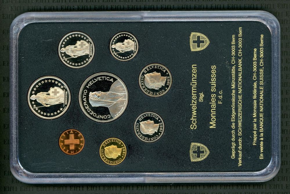 CHF-Münzsatz 1982 stgl Jahrgangssatz (Neu und originalverpackt) in Widnau für CHF 52 – mit ...