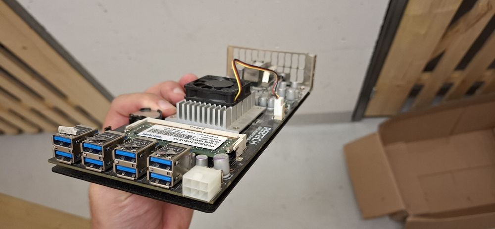 Mining motherboard - Rebtech 8gpu (Gebraucht) in La Tour-de-Treme für ...