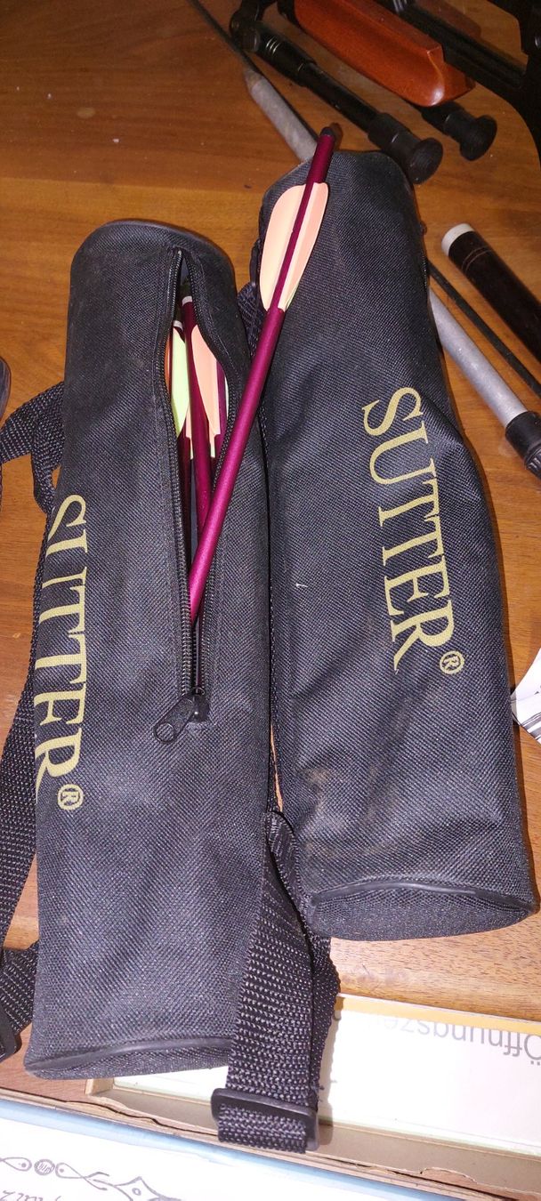 Armbrust mit Holz Schaft Zielfernrohr und ca 40 Pfeile (Gebraucht) in ...