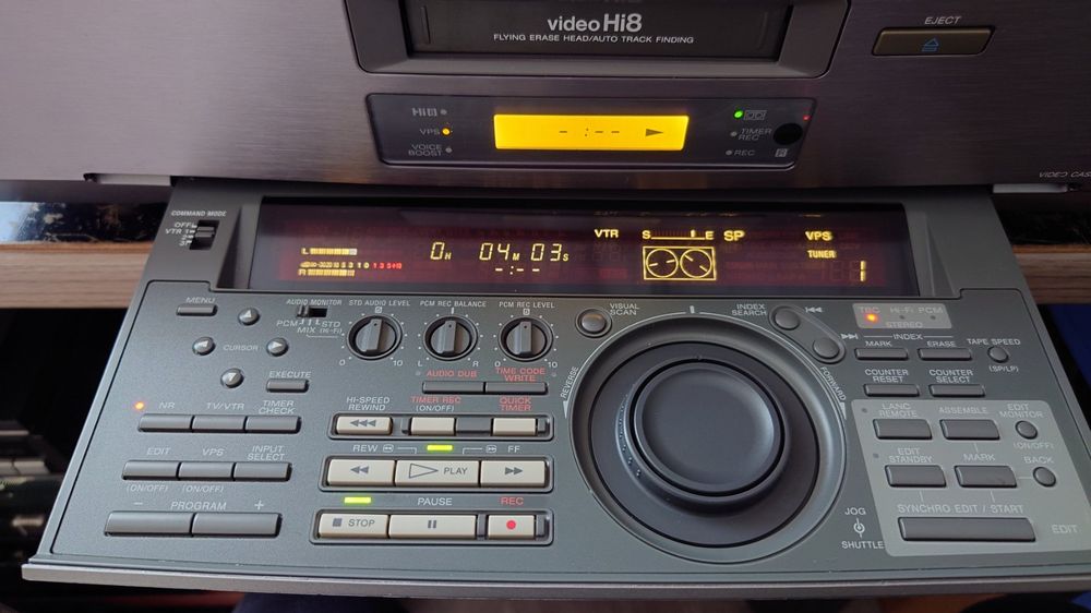 Sony ev-s9000e hi8 (D'occasion) à Sullens pour CHF 380 – avec livraison | Acheter sur Ricardo