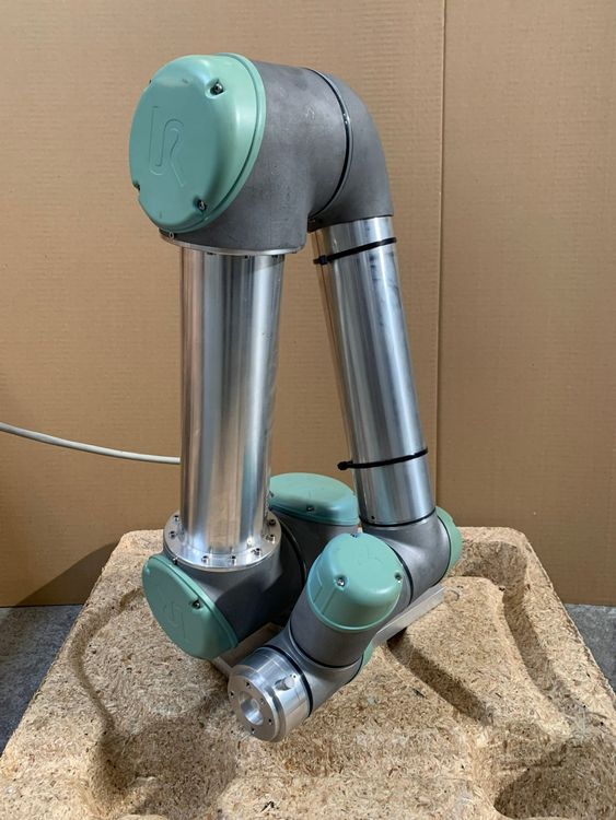 UR6 Roboter von UNIVERSAL ROBOTS (Defekt) in Oberkirch LU für CHF 2705 ...