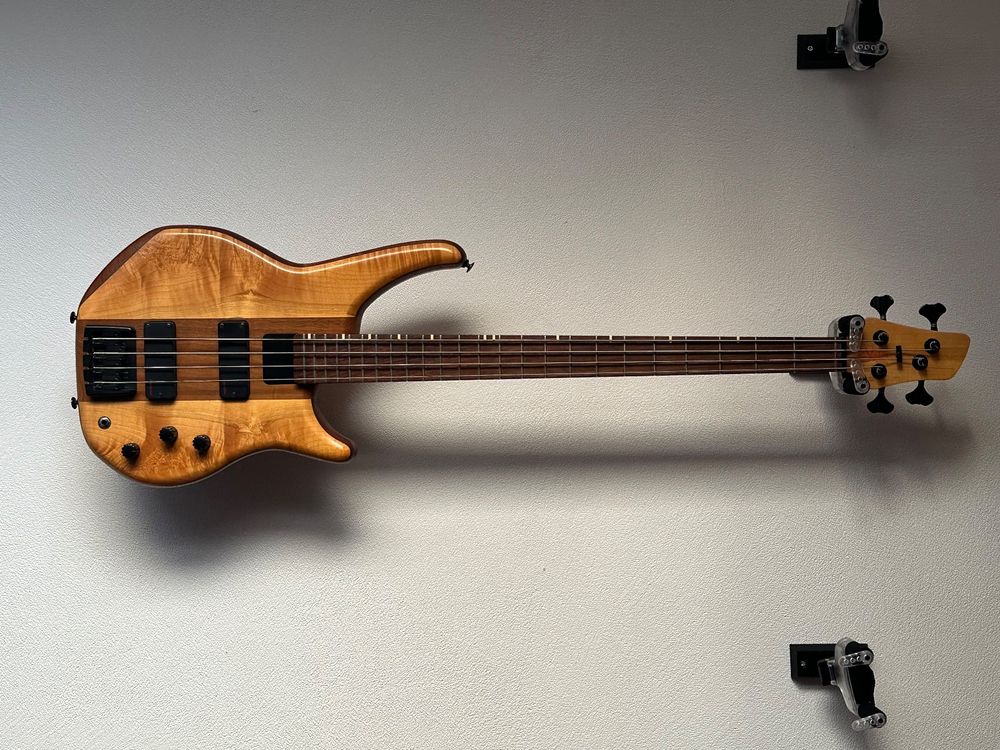 Top Angebot - Bass Status Graphite Energy | Kaufen auf Ricardo