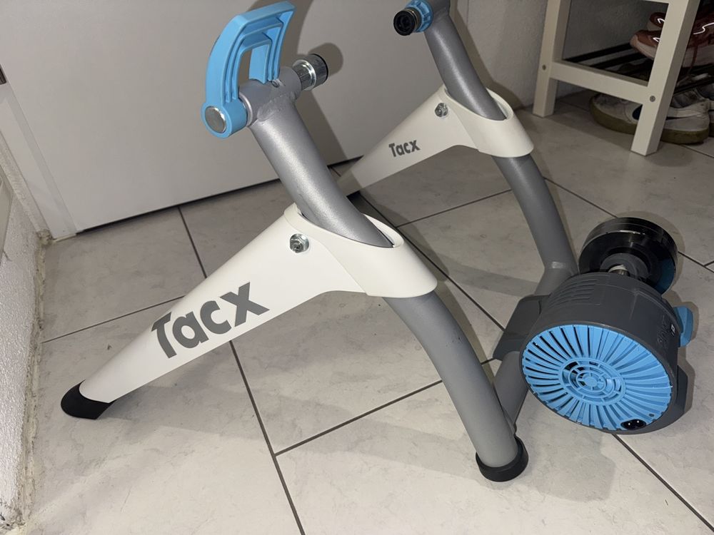 Tacx Flow Smart T2240 Rollentrainer - Top Zustand! (51) (Gebraucht) in ...