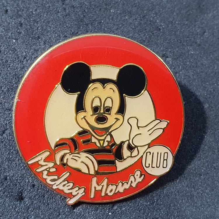 V828 - Pin Walt Disney - Mickey Mouse CLUB (Gebraucht) in Reinach BL für CHF 3 – mit Lieferung ...