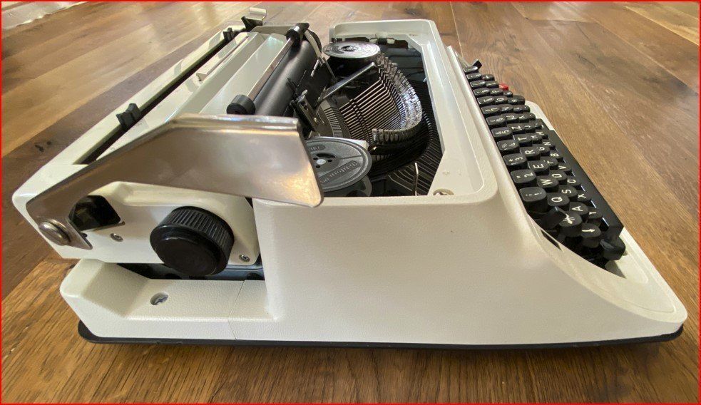 Schreibmaschine Silver-Reed 500 (Gebraucht) in Thun für CHF 15 – mit ...