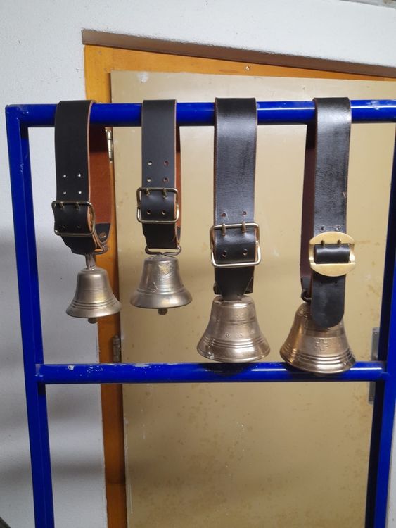 4 Glocken alle Zusamen (Gebraucht) in Attiswil für CHF 135 – mit ...