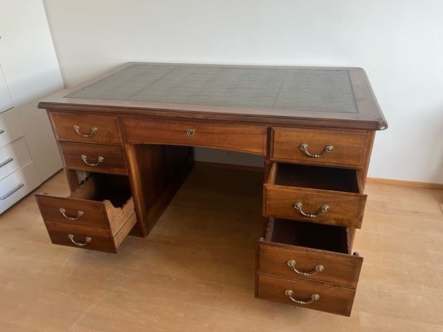 Elegantes Alter Schreibtisch Holz Fotos