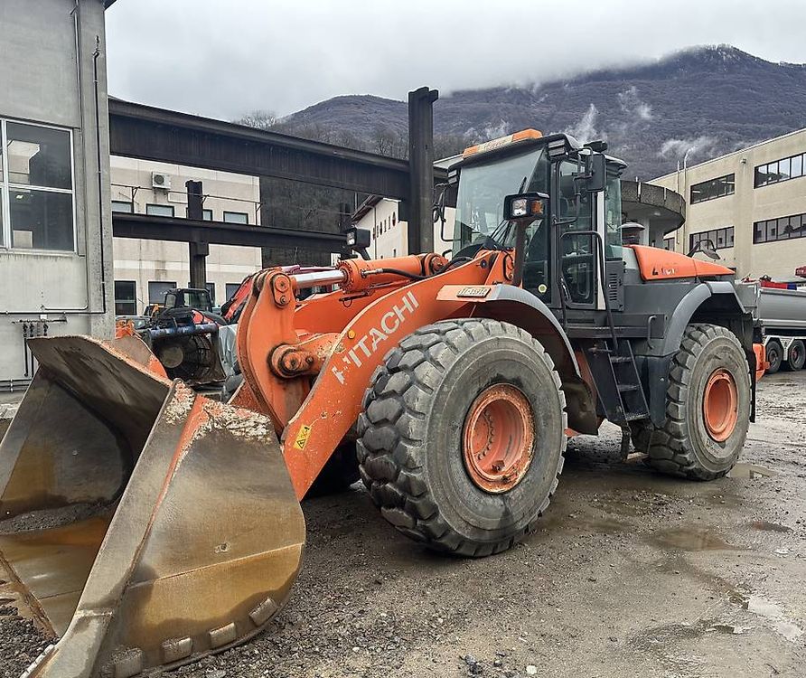 Vendo Hitachi zw 310 (Usato) a scareglia per CHF 1 – solo ritiro ...