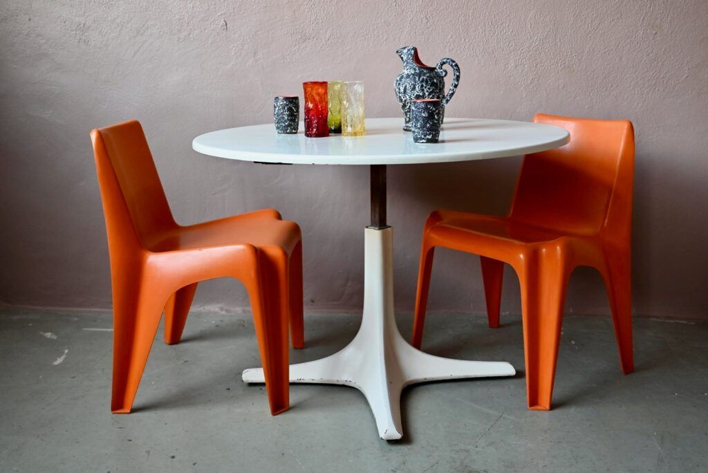 Table ronde Ilse monte et baisse design space âge années 70 (D'occasion ...