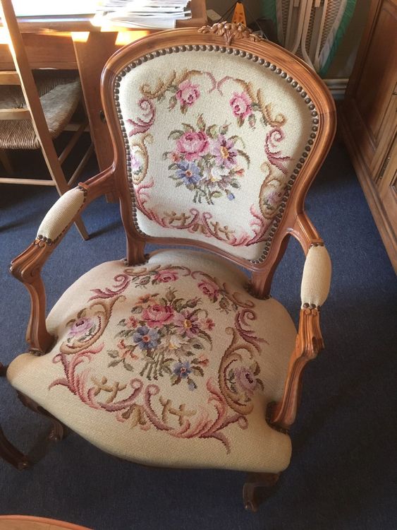 Antiker Gobelin Stuhl mit Tisch | Kaufen auf Ricardo