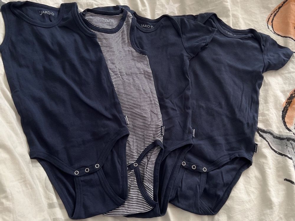 4 Bodies von Jako-o Gr. 104/110 marineblau | Kaufen auf Ricardo
