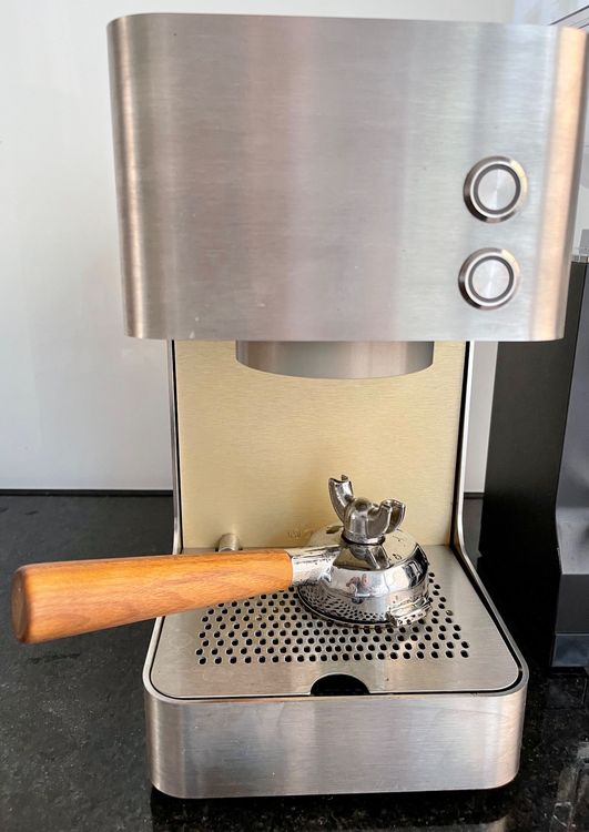 Expressomaschine ZURIGA E2 mit Bohnenmühle, Abklopfbox (Gebraucht) in ...
