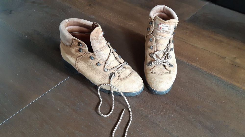 alte Wanderschuhe antike Schuhe | Kaufen auf Ricardo