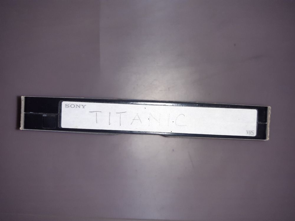 VHS Kassette "Titanic" mit L.Di Caprio und K.Winslet (Gebraucht) in Biel/Bienne für CHF 1 – mit ...