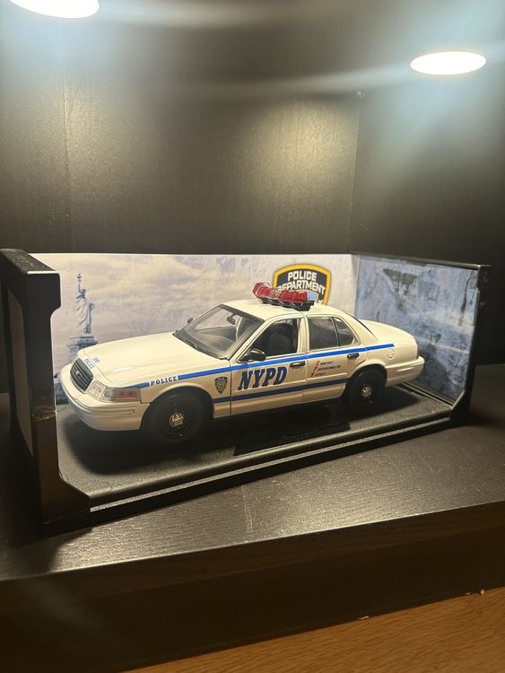 Ford NYPD Crown Victoria Police 1/18 Greenlight (Neu (gemäss ...