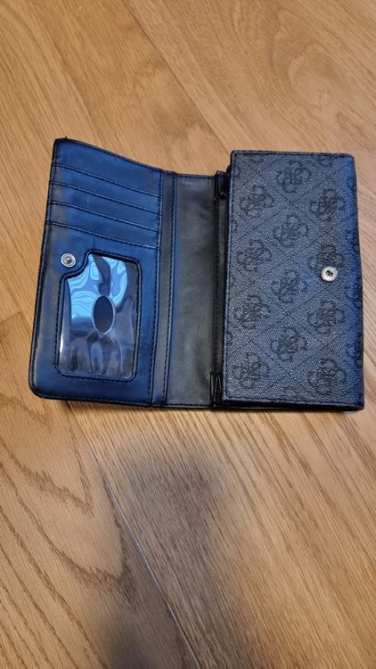 Portmonai (Gebraucht) in Neftenbach für CHF 0.1 – mit Lieferung auf Ricardo kaufen